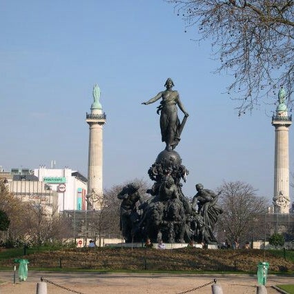 Place de la Nation - Plaza in Paris