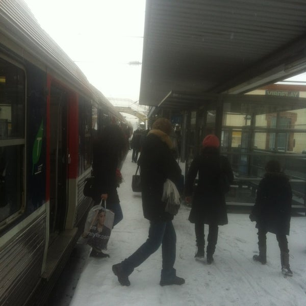 Photos at Gare SNCF de Viroflay Rive Droite - 343 visitors