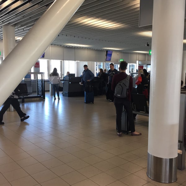 Gate B2 - 3 tips from 940 visitors