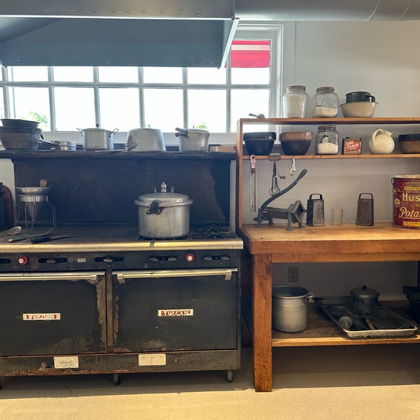 Colonel Sanders Cafe and Museum - Fried Chicken Joint in Corbin