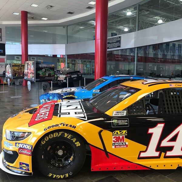 Stewart Haas Racing - 10 tips