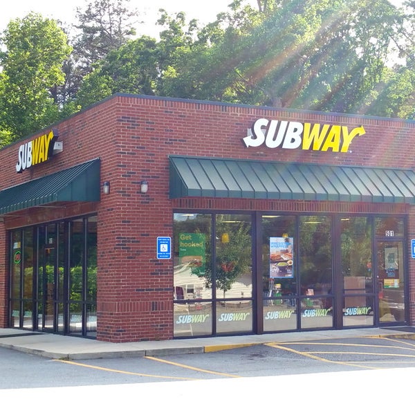Subway (Now Closed) - 501 Charlie Davis Rd