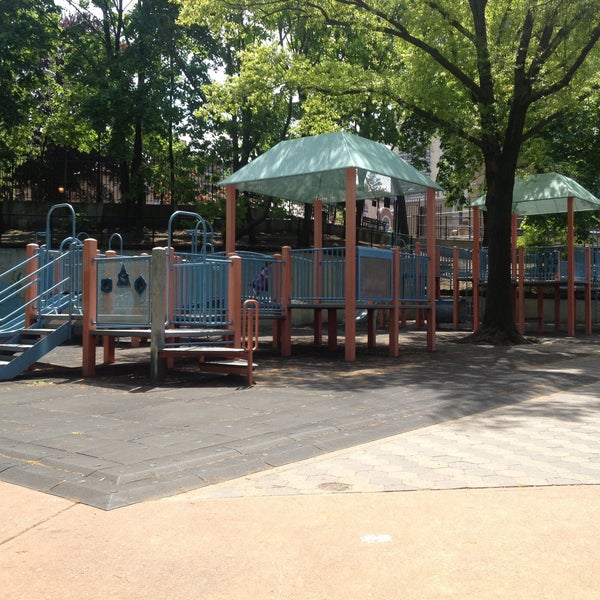 Willow Lake Playground - Playground