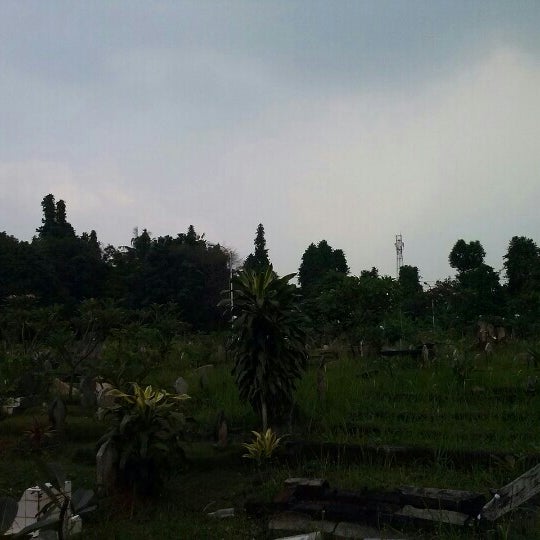 Tanah makam wakaf kober al bariyah - Kramat Jati - 12 pengunjung