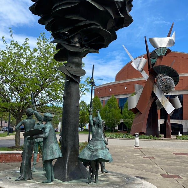 Clay Center for the Arts & Sciences - Downtown Charleston - 1 Clay Sq