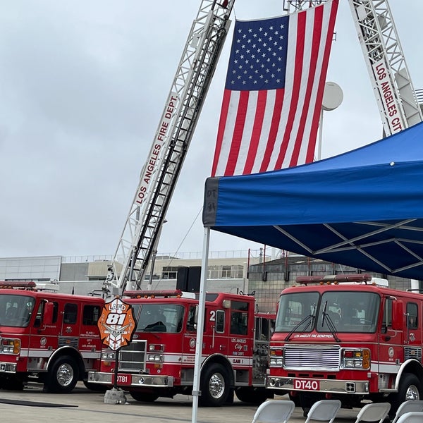 LAFD Fire Station 81 - 14355 Arminta St