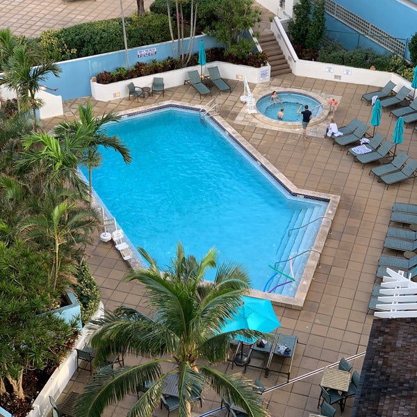 Marriott Biscayne Bay Pool