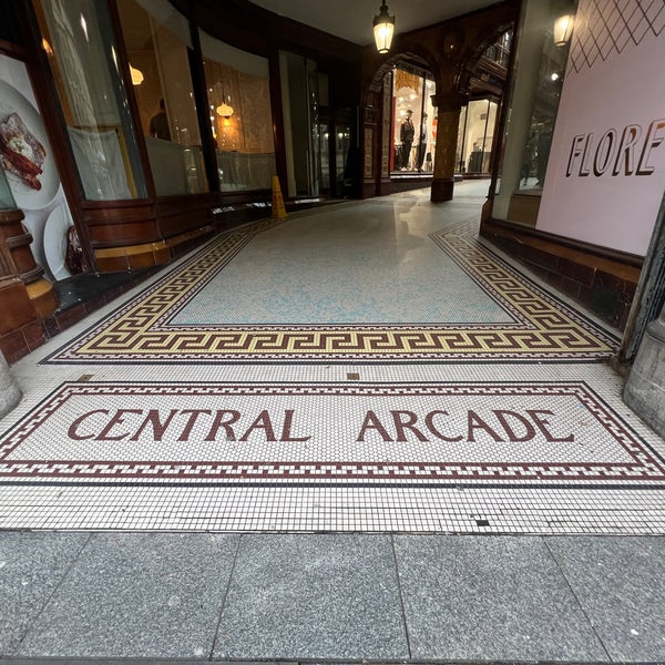 Central Arcade