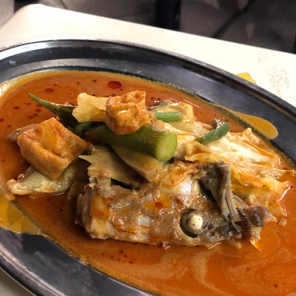 Julin Xuan - Famous Padang Curry Fish Head - 10 tips from 298 visitors