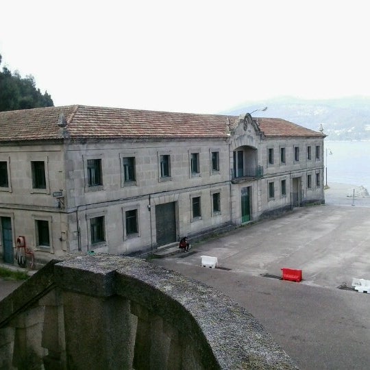 Escuela de Transmisiones y Electricidad de la Armada (ETEA) - Military ...