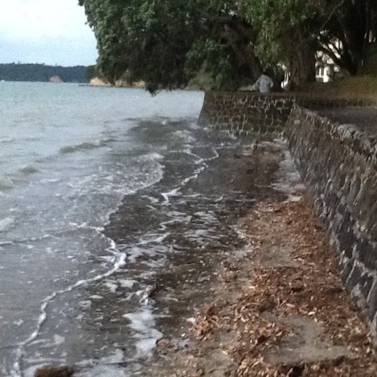 Pt Chevalier Beach - Beach in Point Chevalier