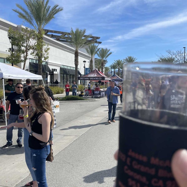 Dos Lagos Shopping Center