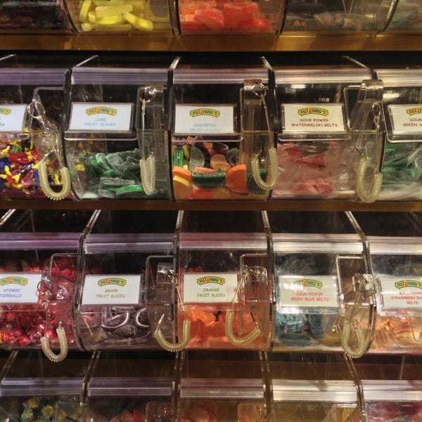 Fuzziwig's Candy Factory - Lake View East - 2808 N Clark St