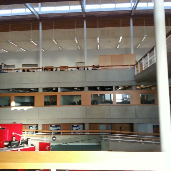 St Peter's Campus - College and University