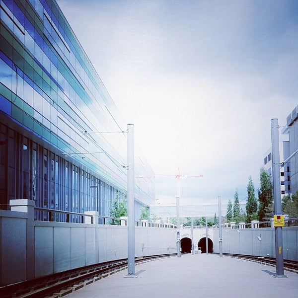 Health Sciences/Jubilee LRT Station - Light Rail Station in Edmonton