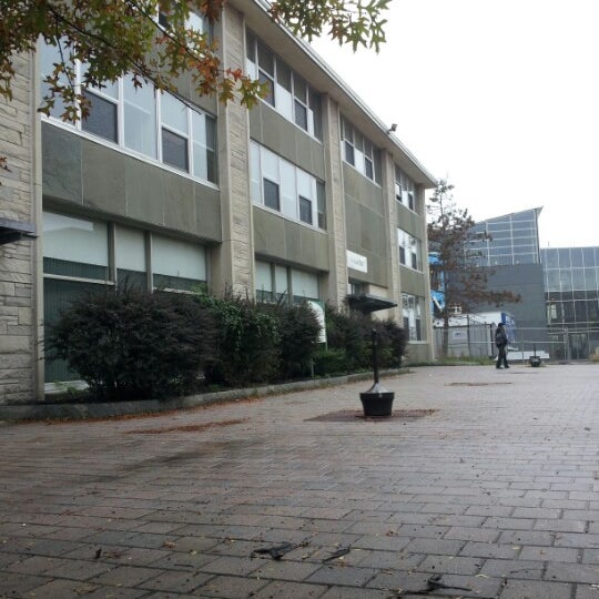 Brahan Hall - College Classroom