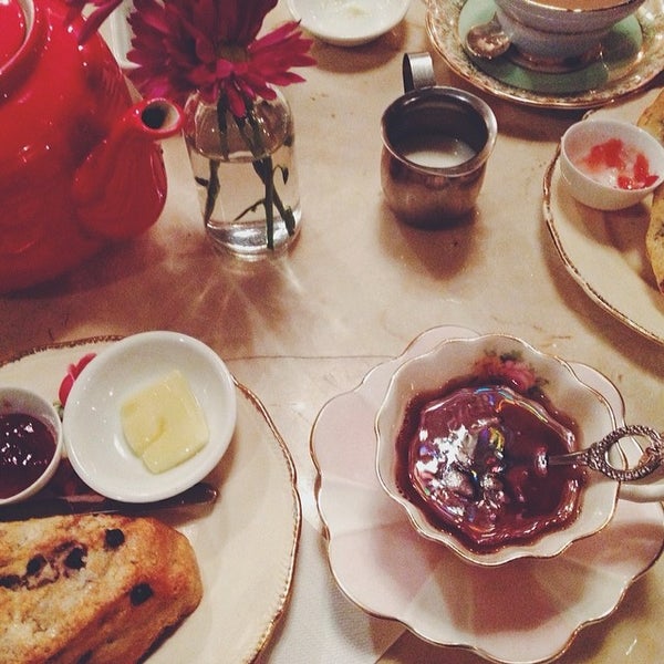 Photos at Salon de thé Cardinal / Cardinal Tea Room - Mile-End ...