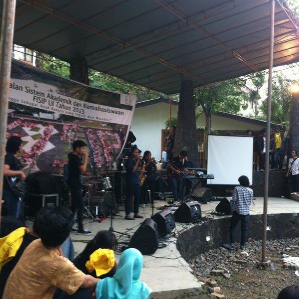 Teater Kolam FISIP UI - College Theater in Depok