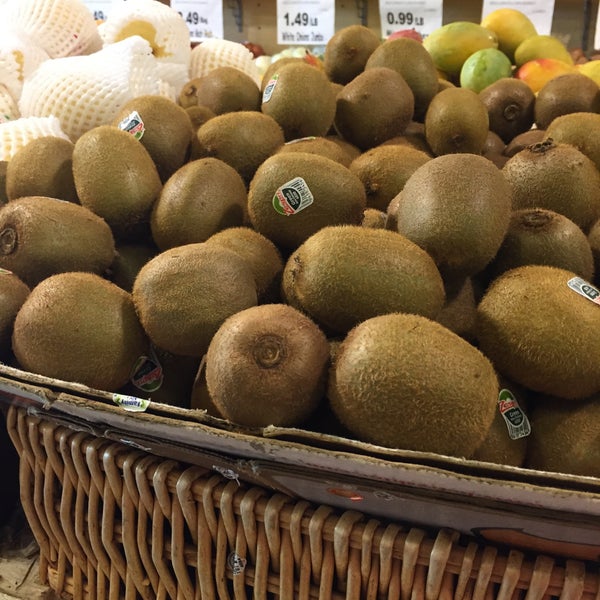 Red Carrots Farm Market - Fruit and Vegetable Store in Richmond