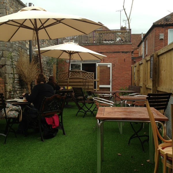 Lazy Gecko Cafe - 6 tips from 64 visitors