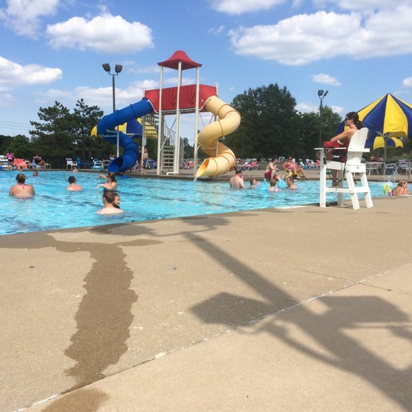 Twin Chimney's Pool - Swimming Pool