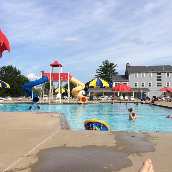 Twin Chimney's Pool - Swimming Pool