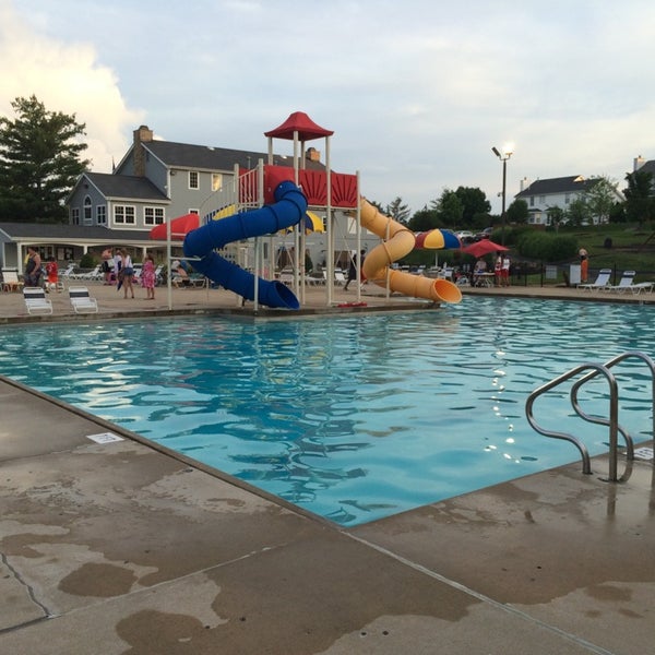 Twin Chimney's Pool - Swimming Pool