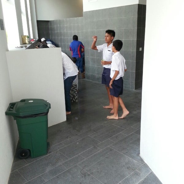 Photos at Alkaff Mosque Upper Serangoon - Toa Payoh - 3 tips