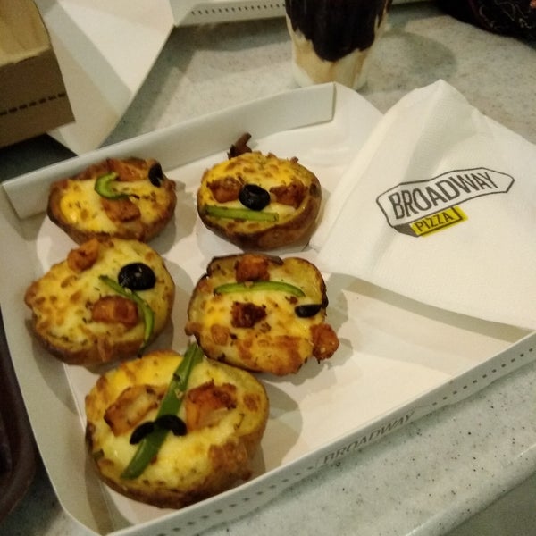 Dolmen Mall Food Court - Dolmen Mall, Hyderi