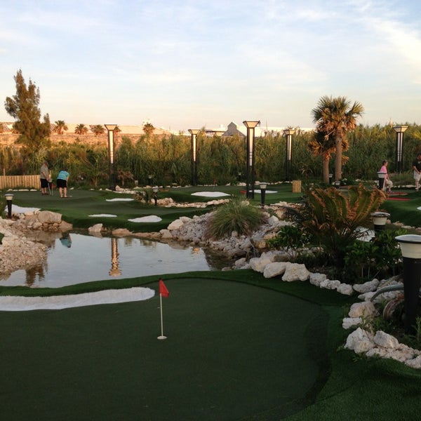 Bermuda Fun Golf - Royal Naval Dockyard