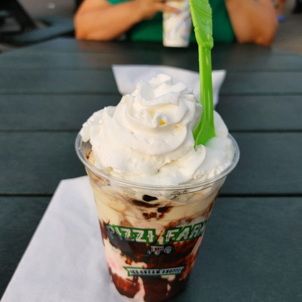 Pizzi Farm Market, Deli & Ice Cream - 30 tips