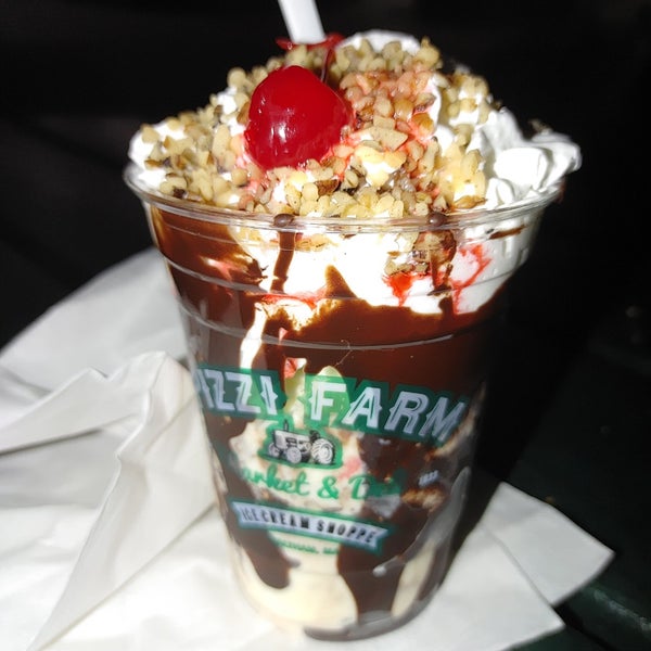 Pizzi Farm Market, Deli & Ice Cream - 30 tips