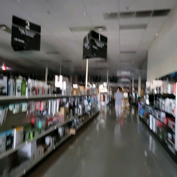 Micro Center - Overland Park, KS