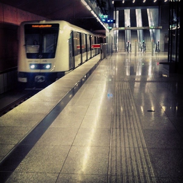 Kelenföld vasútállomás (M4) - Metro Station in Budapest