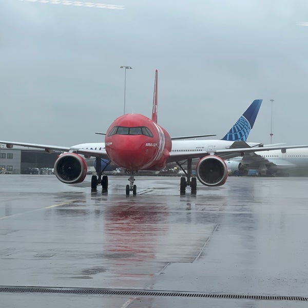 Gate G7 - Airport Gate