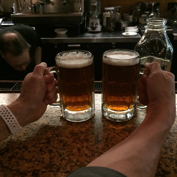 Country Cat Dinnerhouse & Bar (Now Closed) - Portland, OR