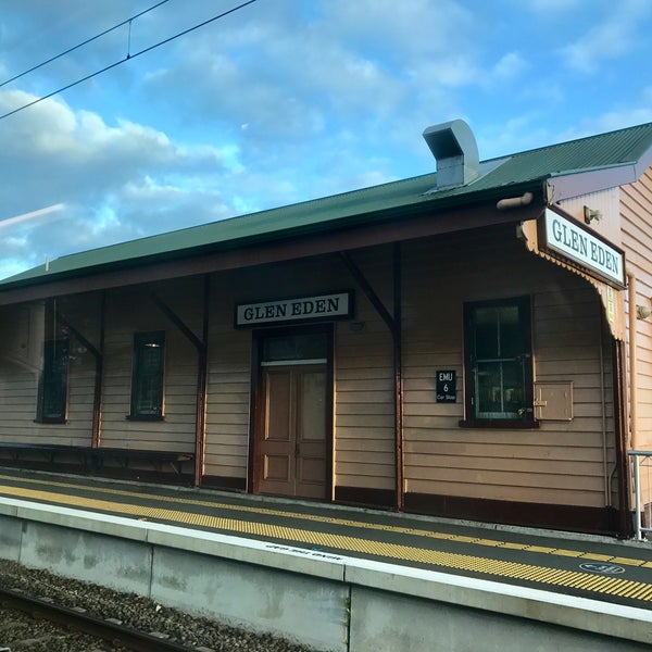 Glen Eden Train Station - 1 tip from 105 visitors