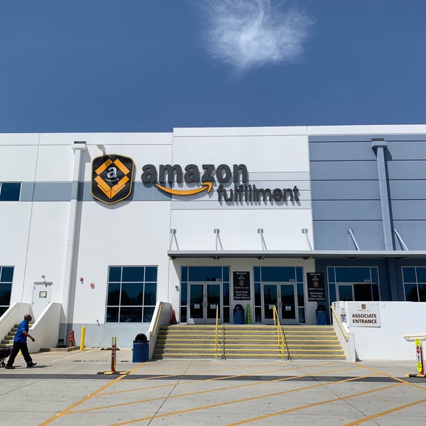 Photos at Amazon Fulfillment Center - ONT6 - 143 visitors