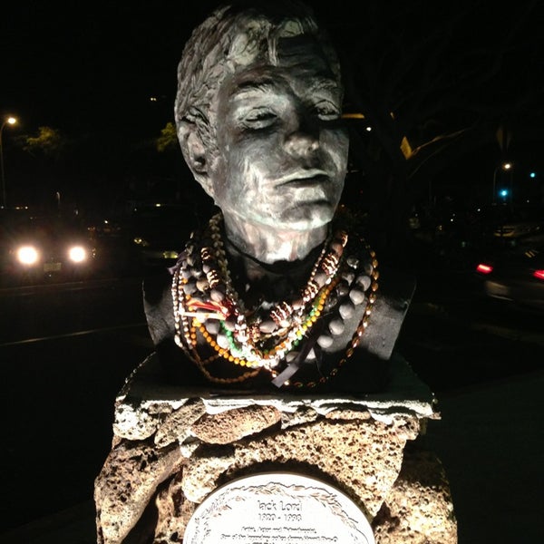 Jack Lord Memorial Bust - Waialae - Kahala, HI