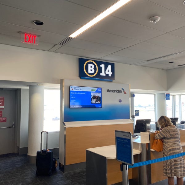 Gate B14 - Airport Gate