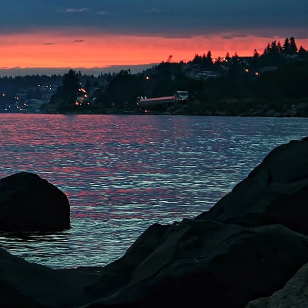 Peace Arch Provincial Park - South Surrey - 6 tips from 2587 visitors