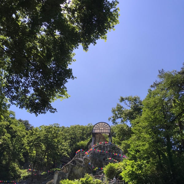 골굴사 (骨窟寺, Golgulsa) - Buddhist Temple