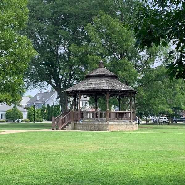 Natick Common - 9 tips from 591 visitors