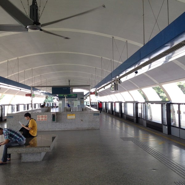 Photos at Aljunied MRT Station (EW9) - Central Region - 81 Lorong 25 ...
