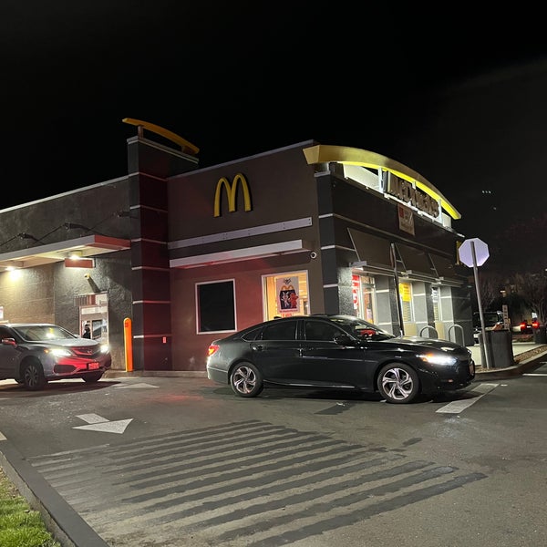McDonald's - Fast Food Restaurant in Albany