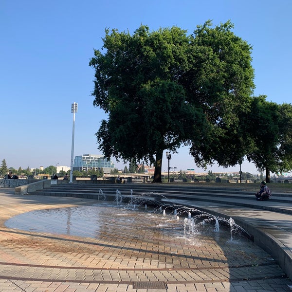 Bill Naito Legacy Fountain - Tom McCall Waterfront Park