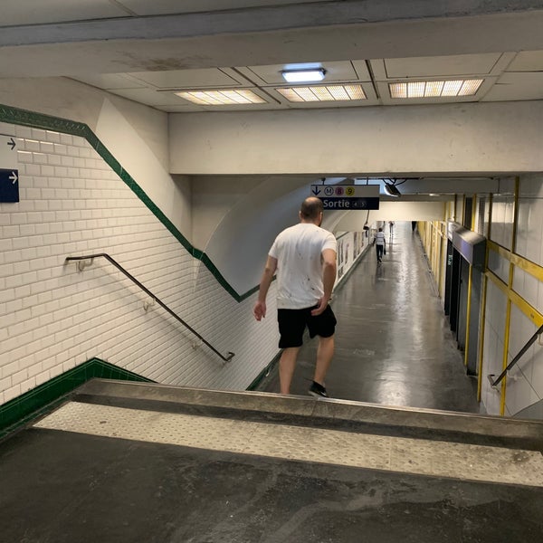 Métro Strasbourg—Saint-Denis [4,8,9] - Metro Station in Paris
