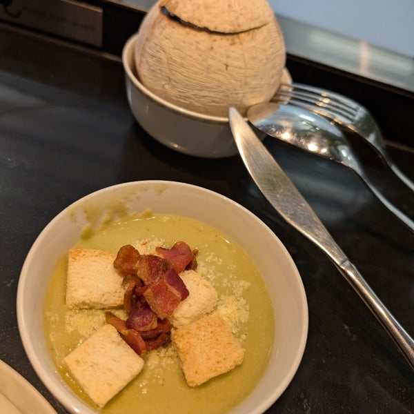 Singapore Airlines SilverKris Lounge - 52 tips