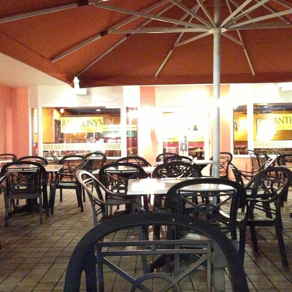 Anthony's Grill - Paradise island, Bahamas