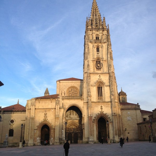 Catedral San Salvador de Oviedo - Church in Oviedo
